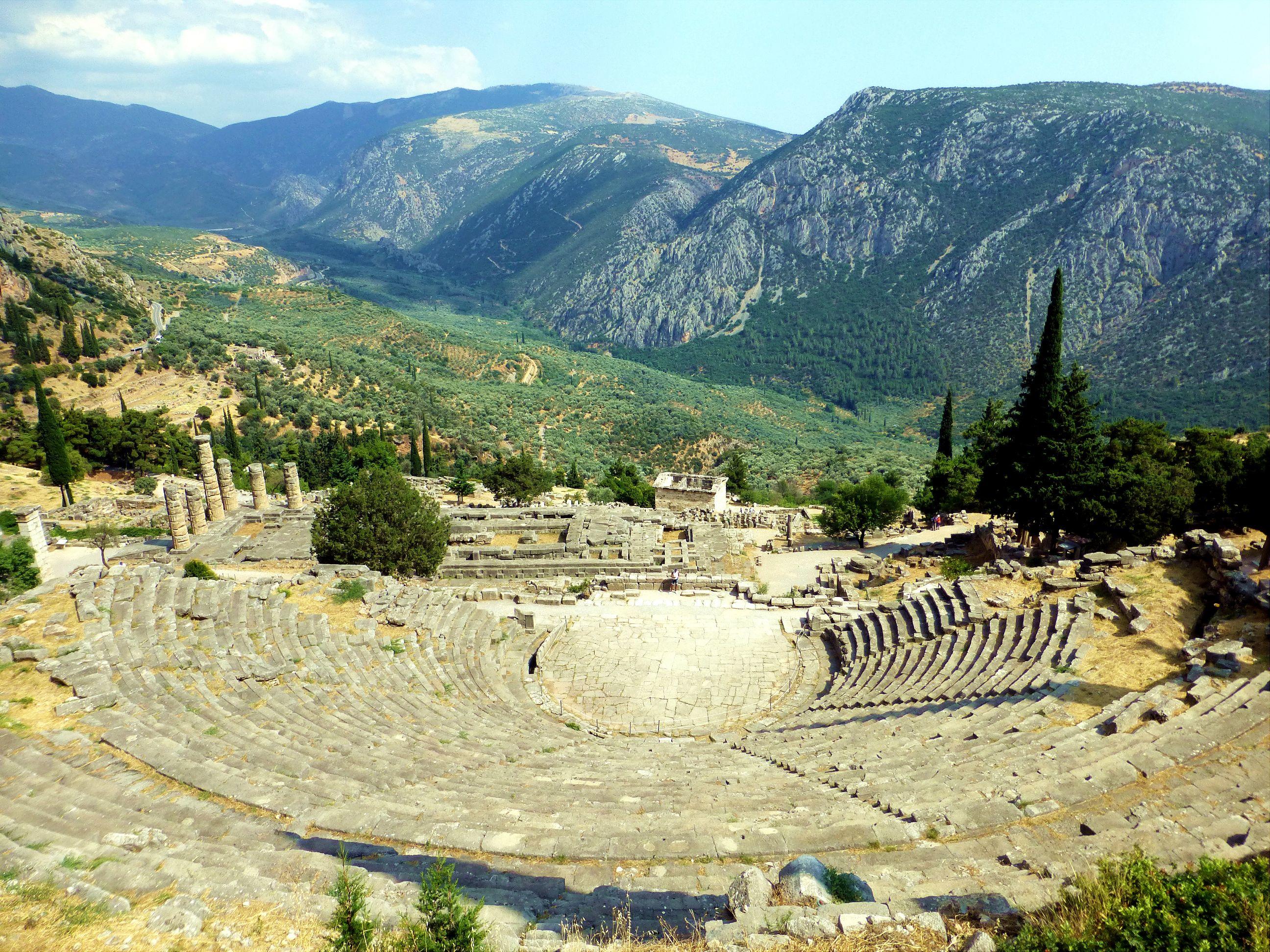 About Ancient Theater In Delphi Archaeological Site - hopin.gr
